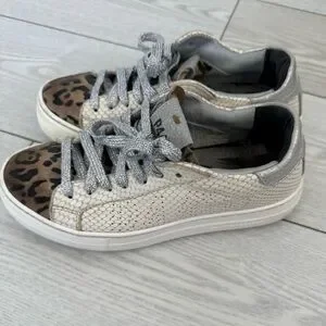 P448 | Shoes | P448 Thea Platform Leopard Print Low Top Sneakers 37 ...